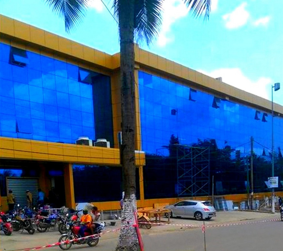 douala shopping mall ghjtyudfg — Postimages