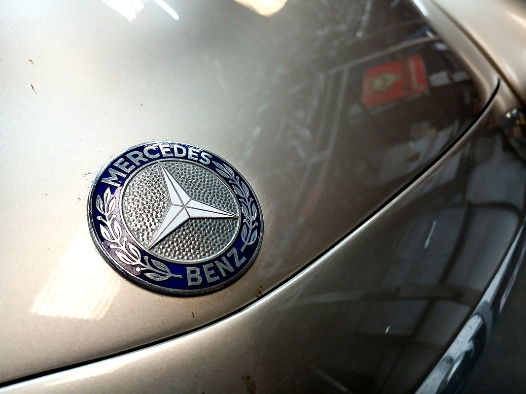 MERC PAGODA EA2501 Bd4 — Postimages