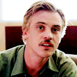 Justin Bieber looking like Murphy from Narcos > General Discussion ...