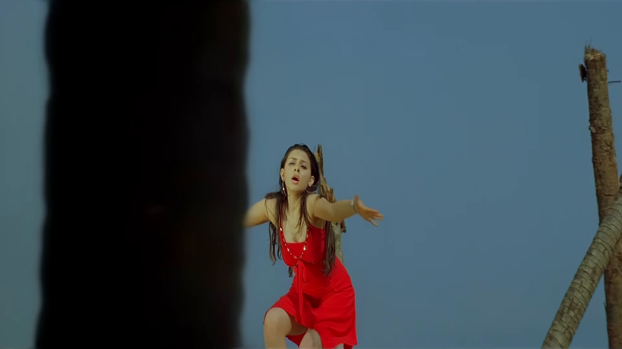 Hansika Motwani Manasuley Kalisey 4 K Song from Desamuduru2025 04 26 10 00 43 843 25 — Postimages