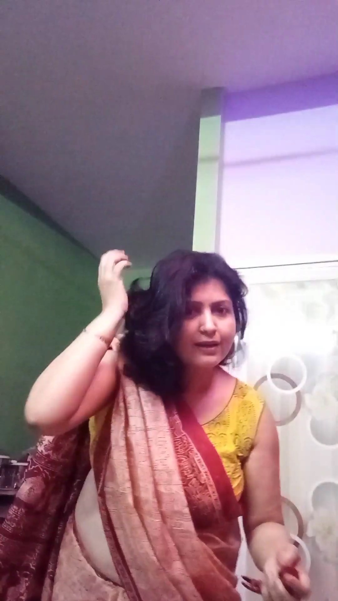 Hot Homely Chubby Bengali Aunty Sexy navel and Round boobs mp4 snapshot 01 15 436 — Postimages