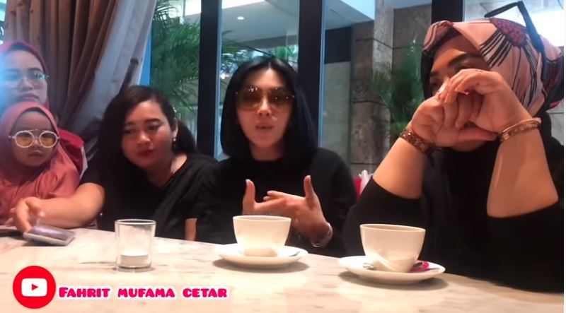 Syahrini Akhirnya Angkat Bicara dan Beberkan Alasan Tutup Kolom ... Syahrini Akhirnya Angkat Bicara dan Beberkan Alasan Tutup Kolom ...