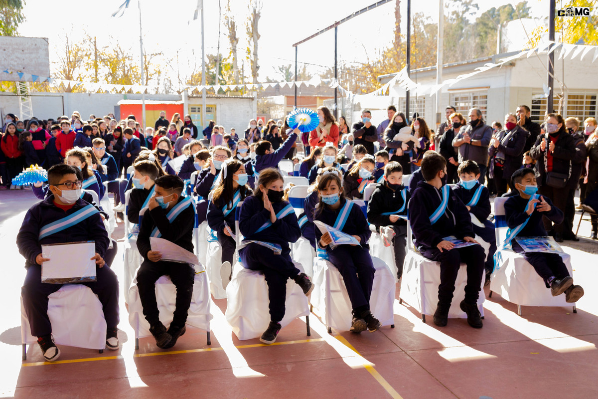 IMG 3700 INTERNET — Postimages