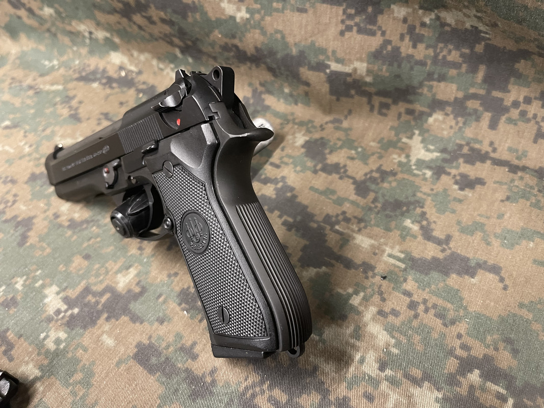 2 B7 BB8 CE 4241 4564 B01 B 6 C5 DFA345 B60 — Postimages