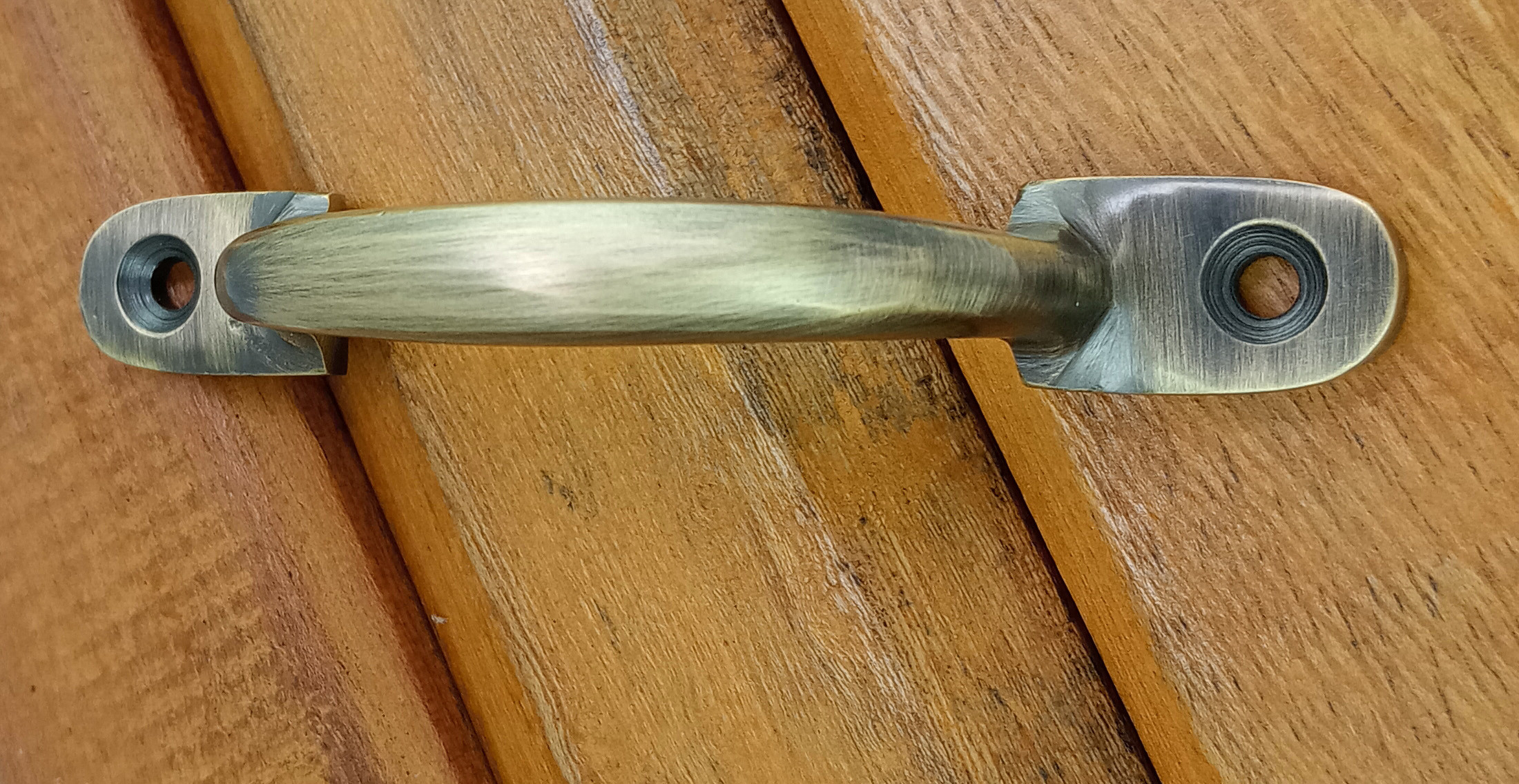 HOT BAD HANDLE BRASS ANT — Postimages