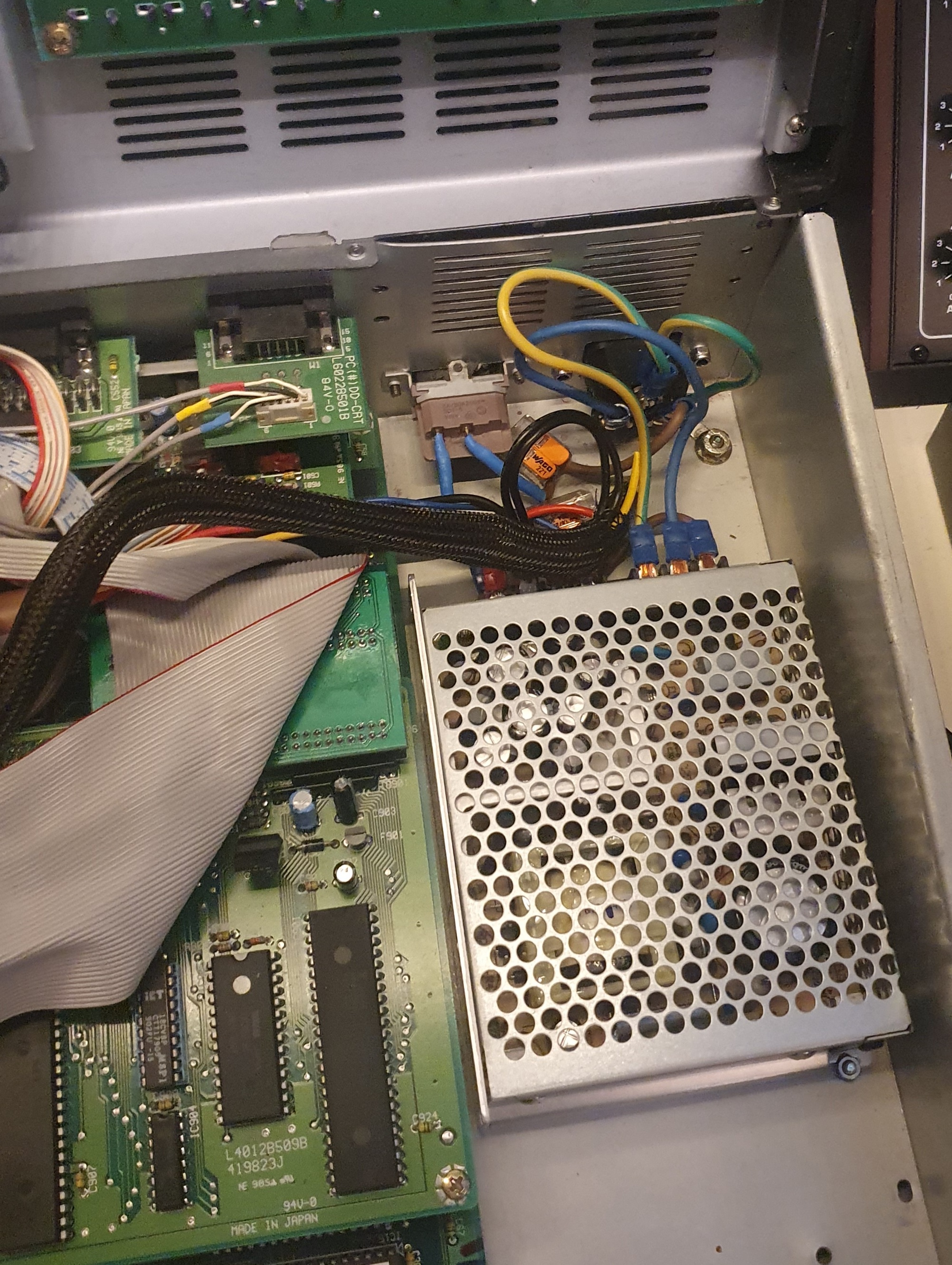 MPC 3000 Meanwell RT 65 B PSU — Postimages