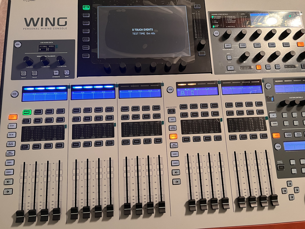 CE055515 FC69 4 BCE 88 DD 4 A1040 E1 E3 B4 — Postimages