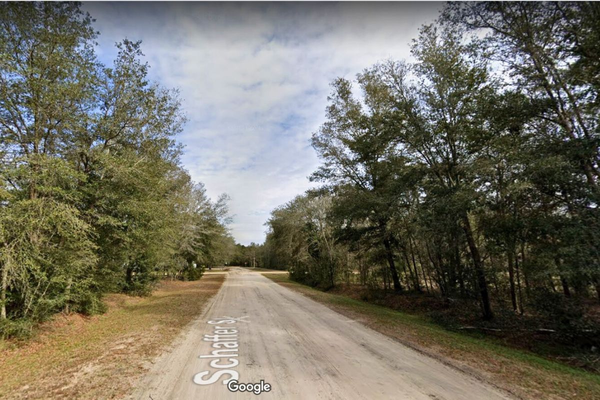 Invest in Location, Lifestyle, and Fun! Own a 0.22-Acre in Interlachen, FL!
