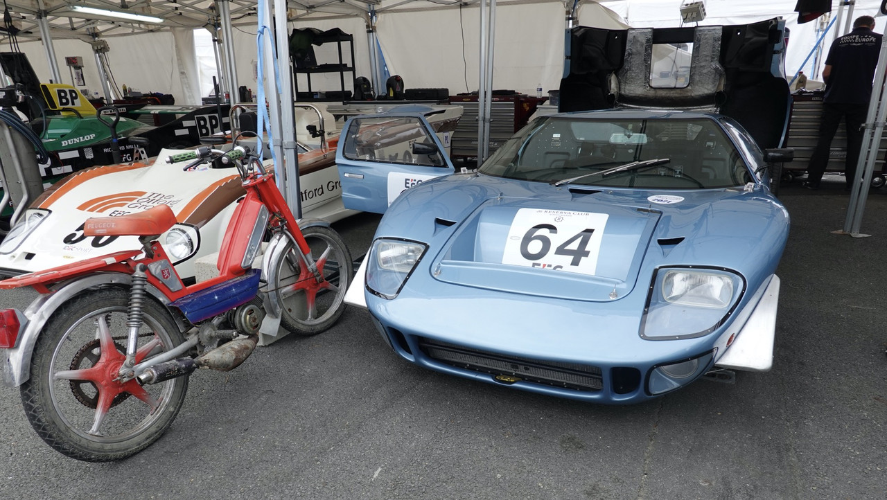Ford GT40 [Trumpeter 1/12°] de TENEZE Alain