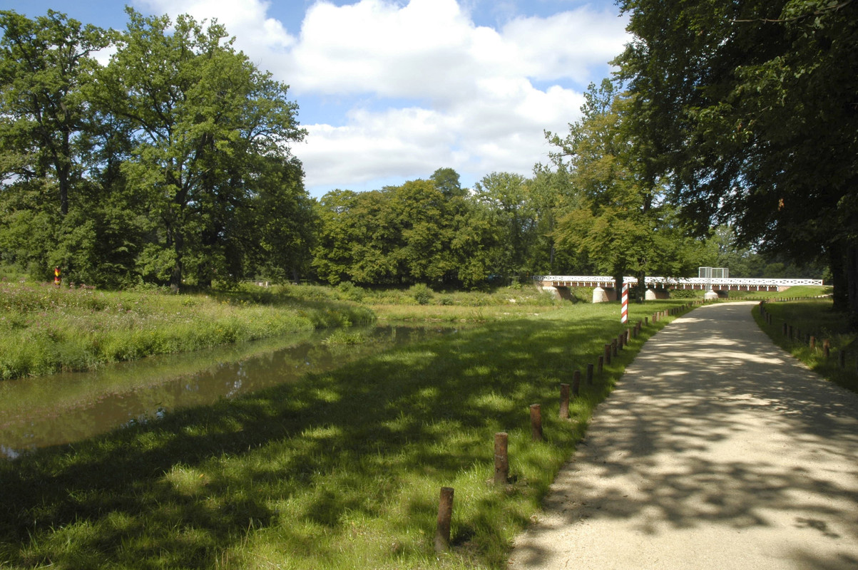Poland, Łęknica borderline bridge at Muskau Park — Postimages