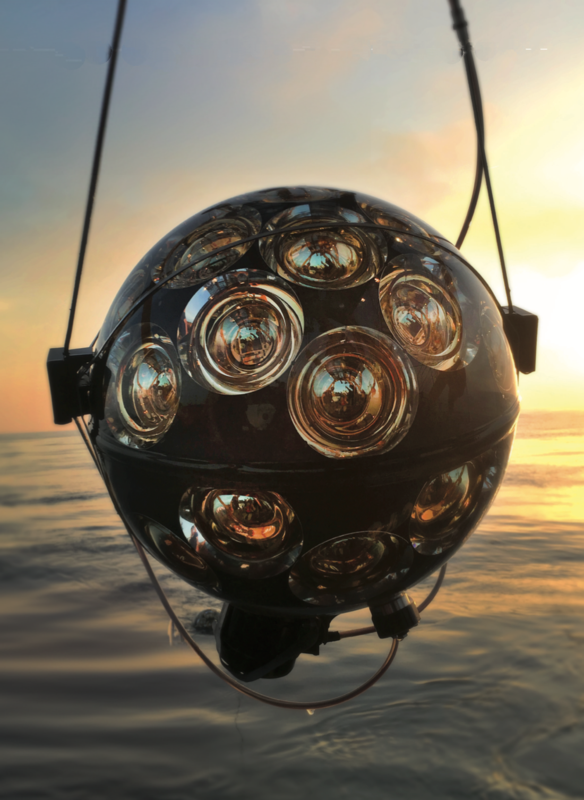 Observación de un neutrino cósmico de ultra-alta energía con KM3NeT