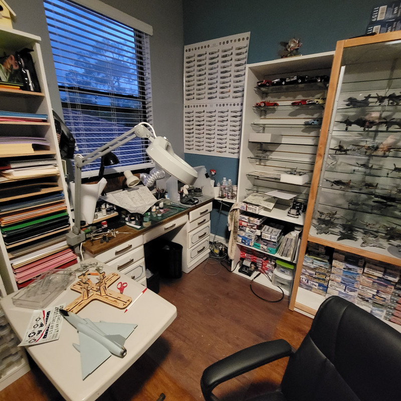 Hobby rooms, mancaves..2013 Where do you build | Modelers Social Club Forum