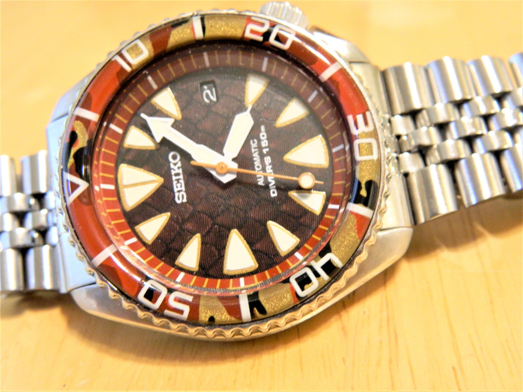 Only Two Made Seiko 7002-700A Red Monster Dragon Mod Automatic Diver ...