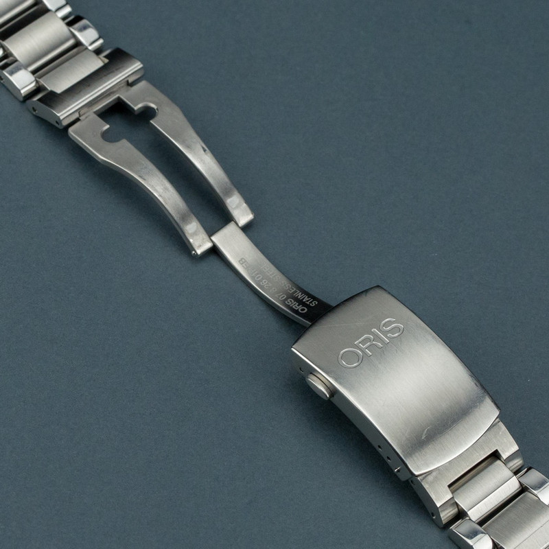 Oris Aquis Small Second Date ref 01 743 7673 4135 07 8 26 01 PEB Blue 10 — Postimages