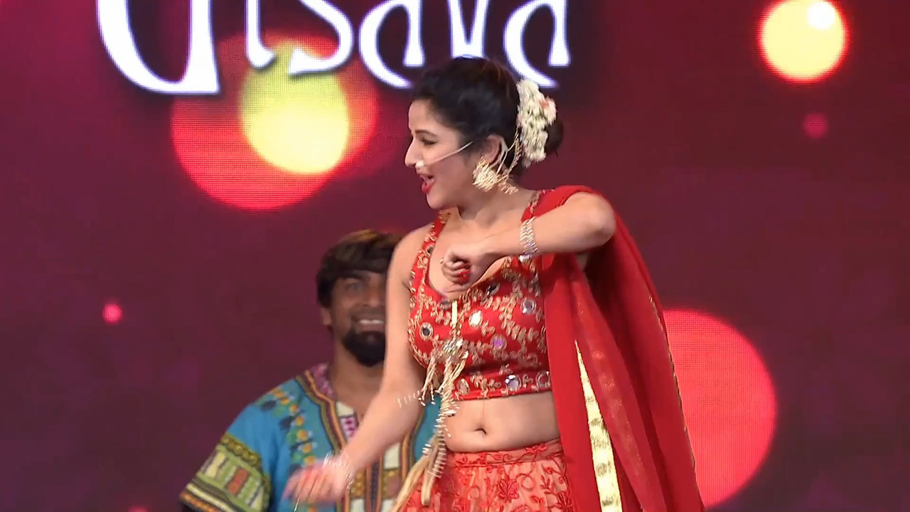 Kannada TV Anchor Anushree Big Deep Open Navel Show mp4 snapshot 01 53 ...