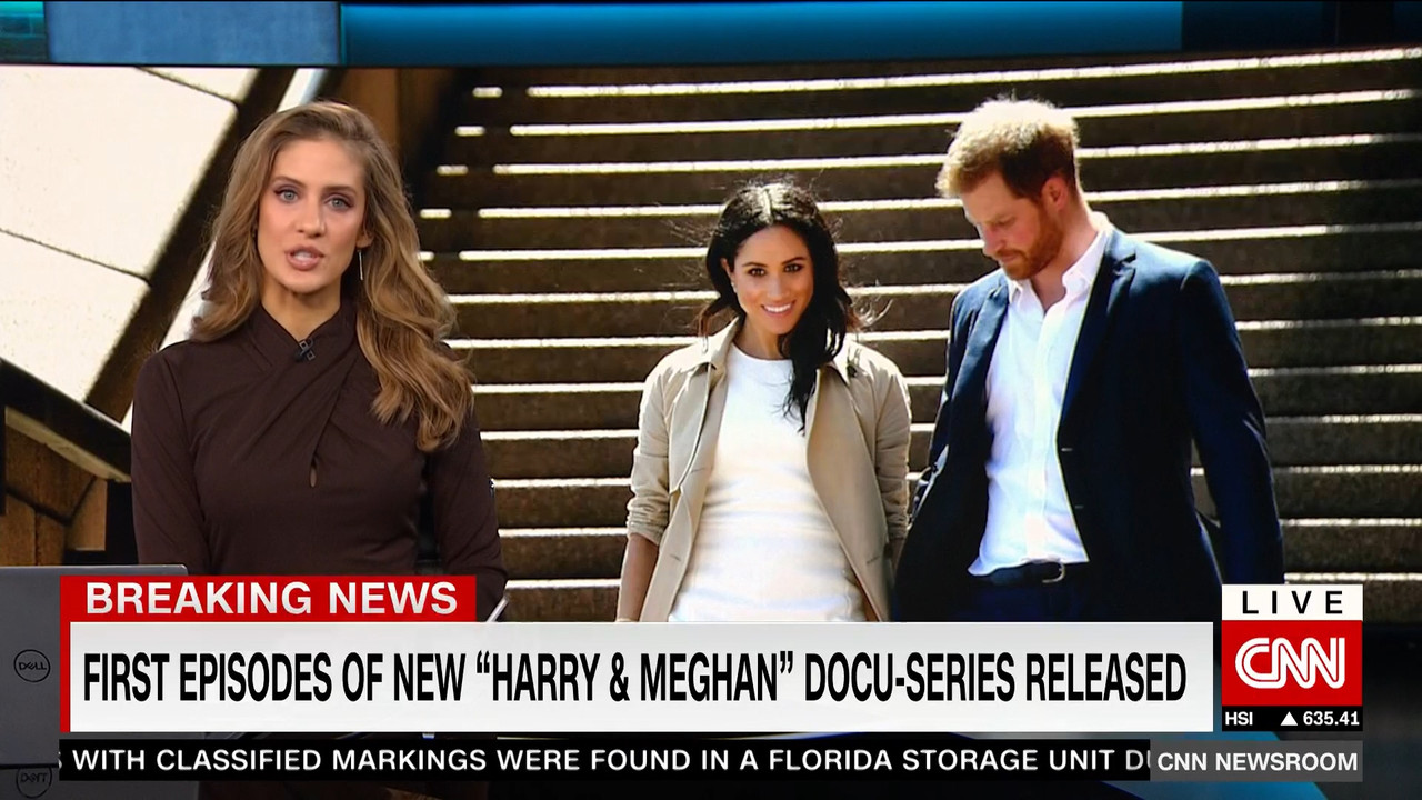 2022 12 08 10 00 CNN CNN Newsroom with Max Foster and Bianca Nobilo mp4 snapshot 34 26 300 ...