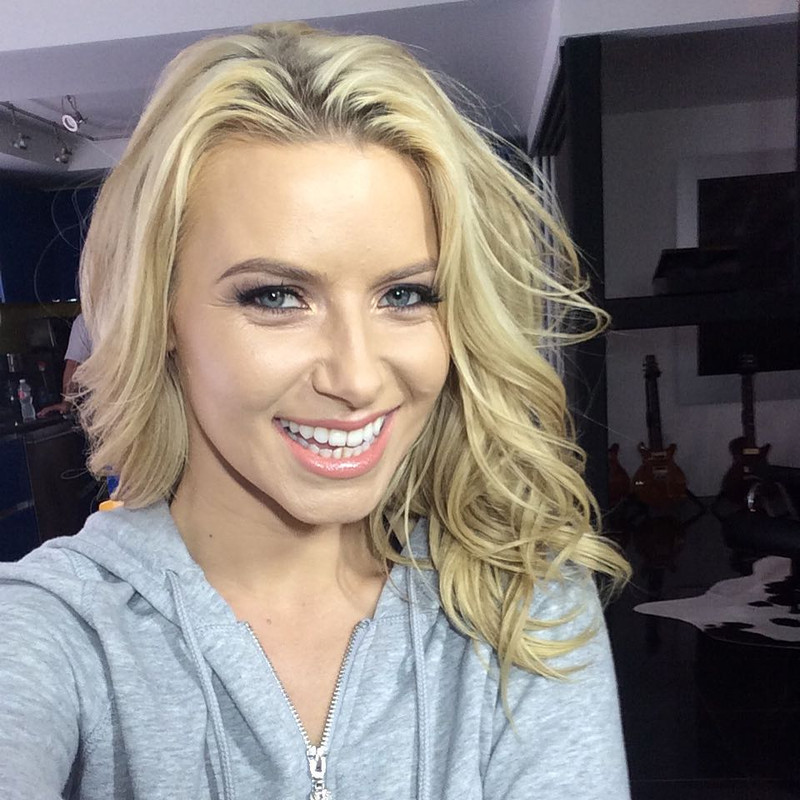 alotofbritesmiles 8g EK4r DDot — Postimages