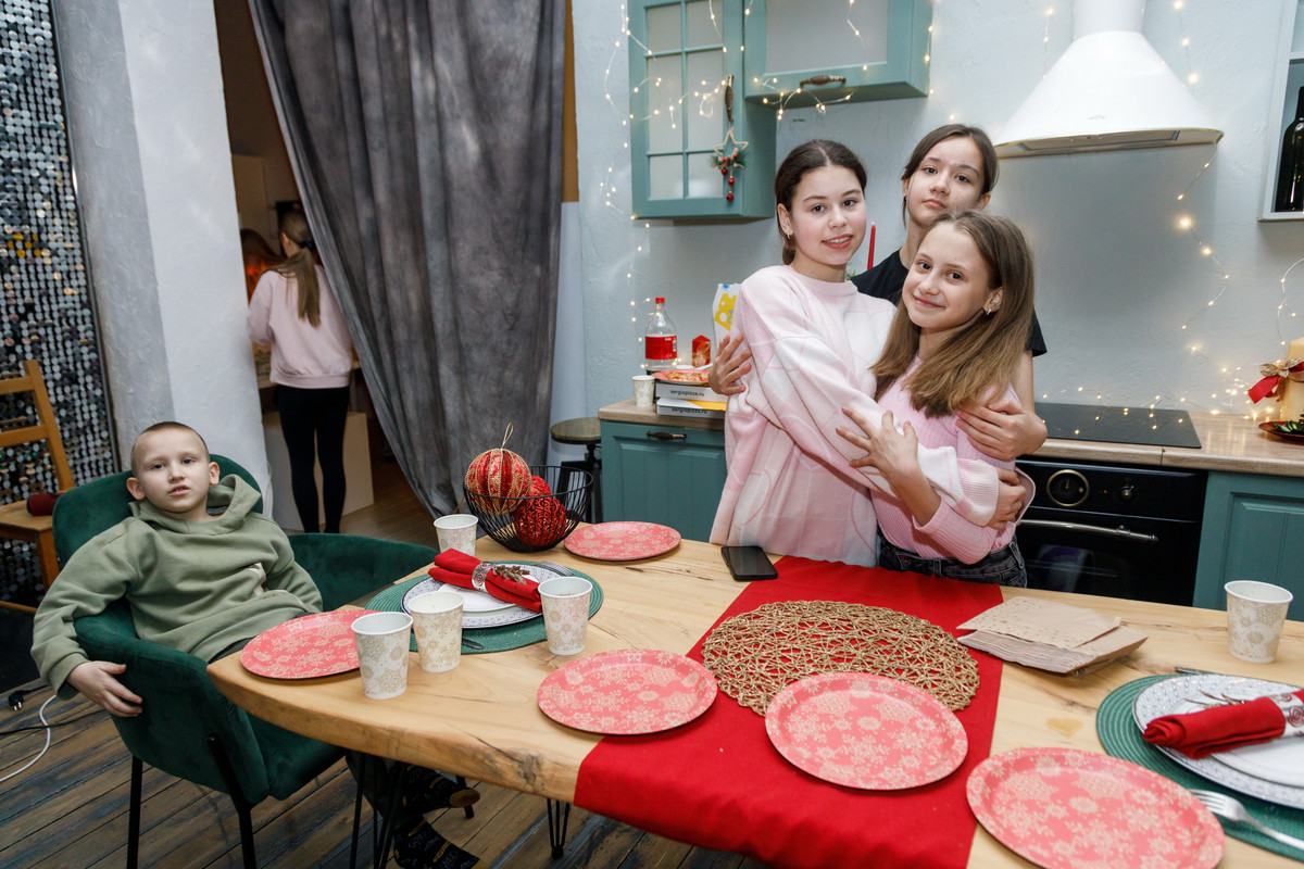 0330 2023 12 02 R DMR 0827 — Postimages