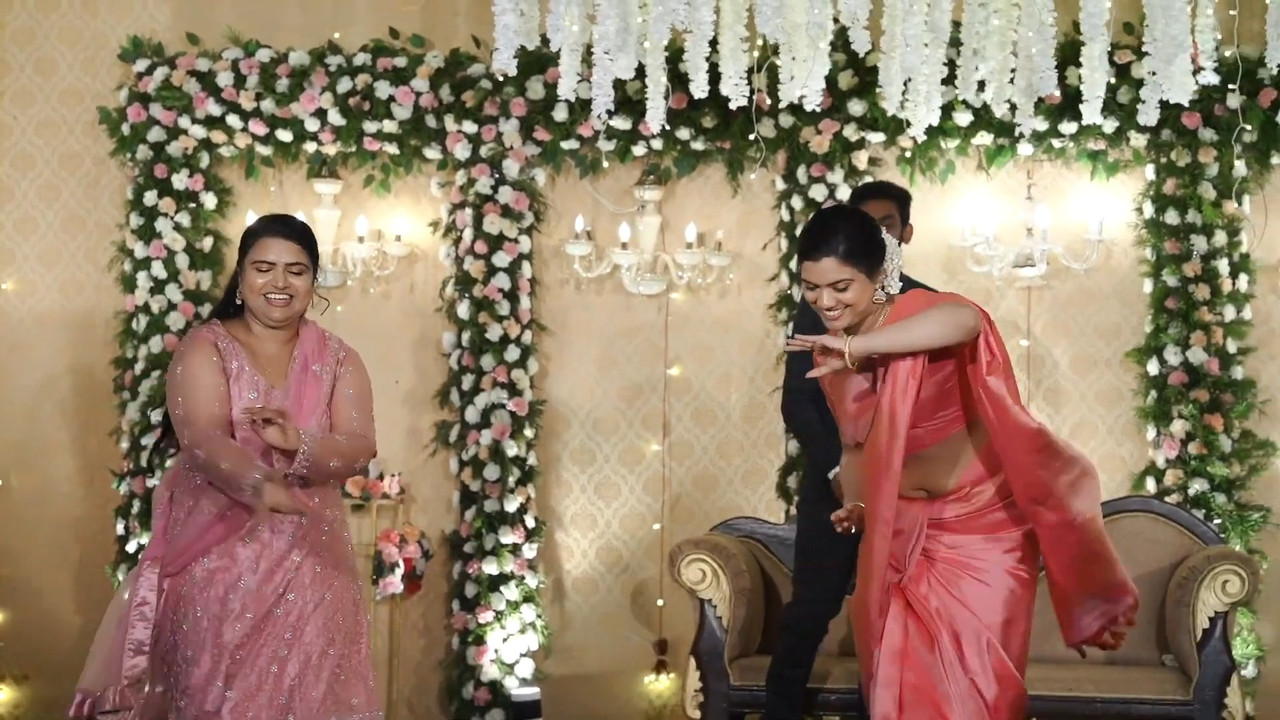Kerala Wedding Bridal Dance Navel Show in pink saree mp4 snapshot 00 08 262 — Postimages