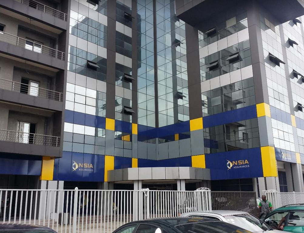 Douala (Cameroon) today. New photos from that large and dynamic city ...