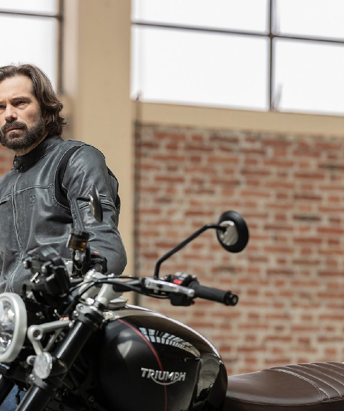 hevik caferacer mustang 5 — Postimages