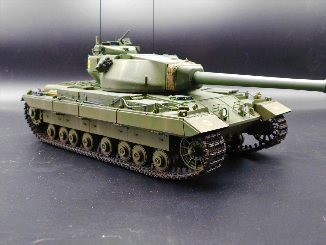 Amusing Hobby 1/35 Conqueror Mk.I - Ready for Inspection - Armour ...