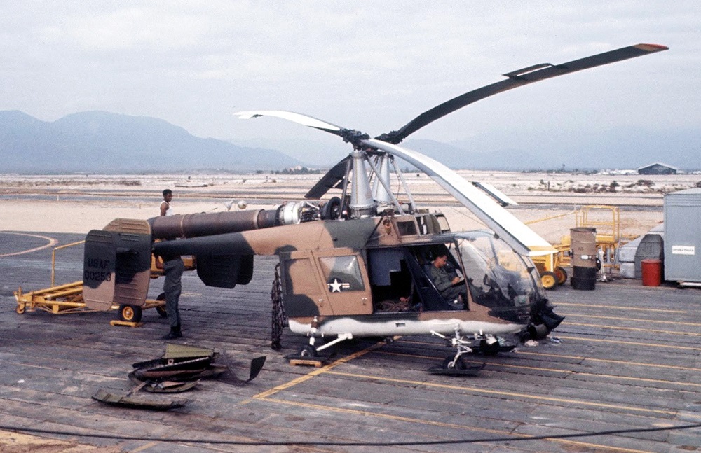 The Last Known Flying Kaman HH-43 Huskie Helicopter > General ...