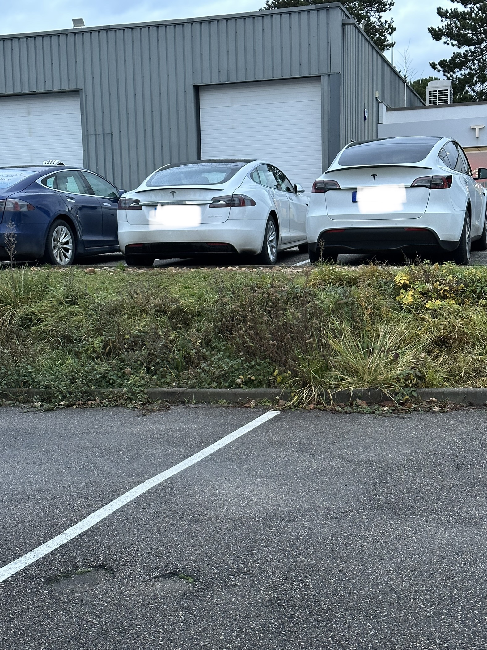 CFB7 B6 AC 77 D9 4020 BDFB BCDBD9175 FA2 — Postimages