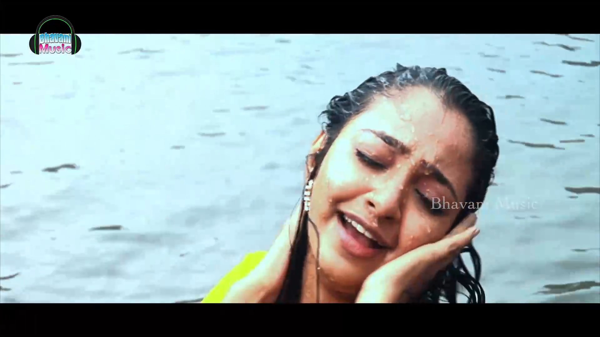 Unnimaya Hot Navel Song mkv snapshot 01 38 991 — Postimages