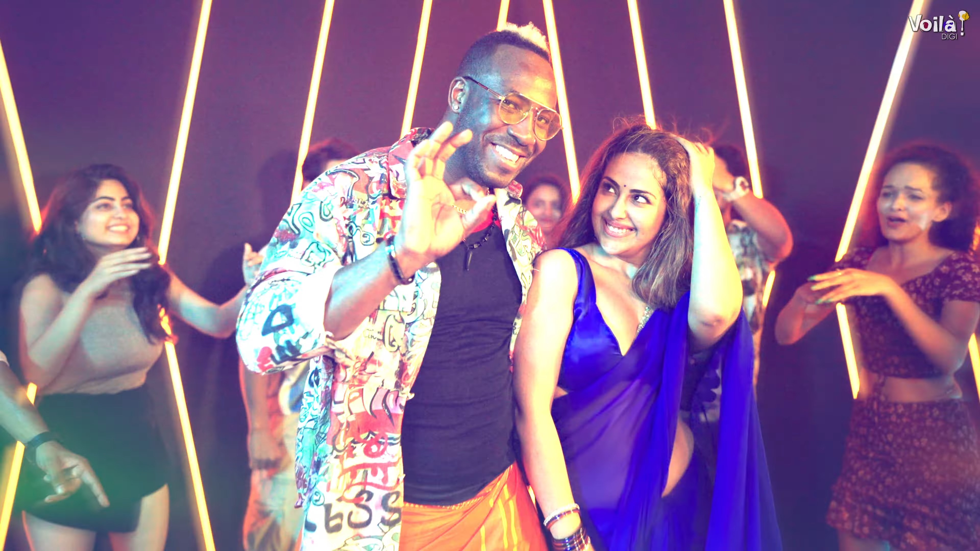 Avika Gor hot Sizzling Sexy Song Showing Big Boobs , Cleavage, Deep Navel in Blue Saree webm ...