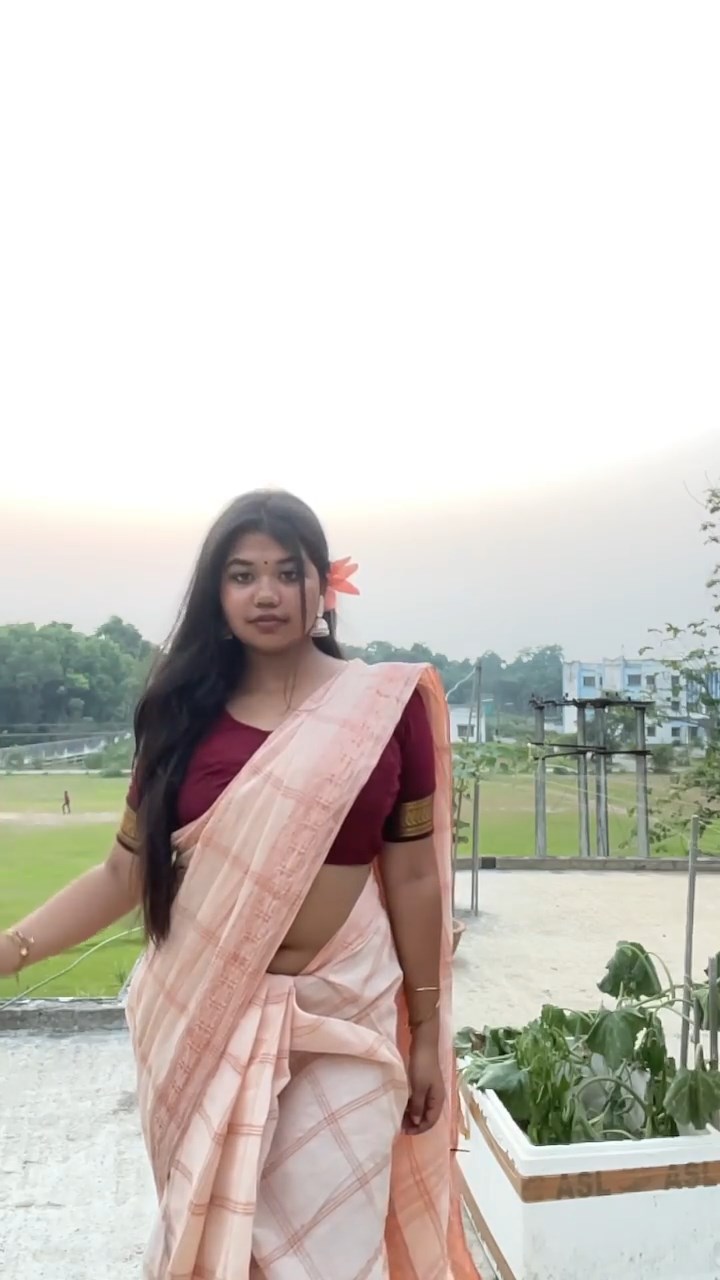 Cute Busty nepali girl navel in grey saree mp4 snapshot 00 17 721 — Postimages