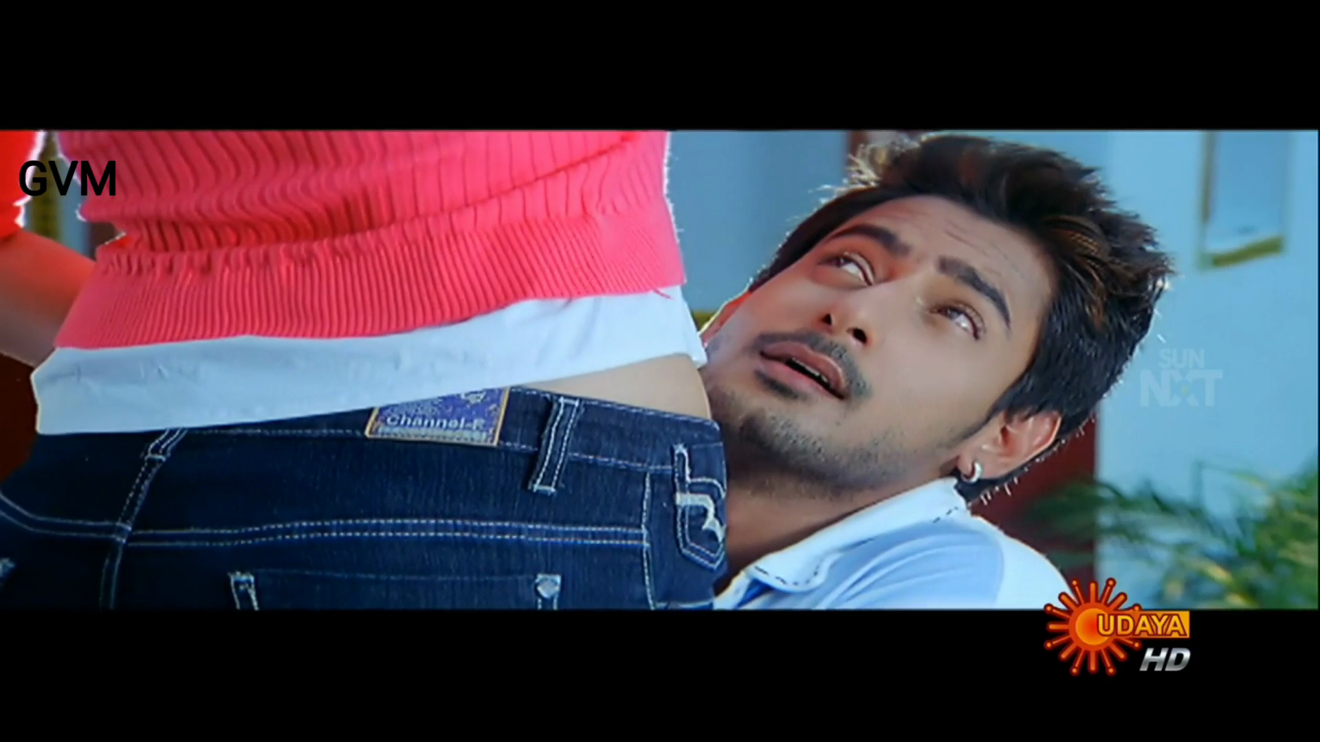 Bhadra Daisy Shah pierced Belly hot 3 — Postimages