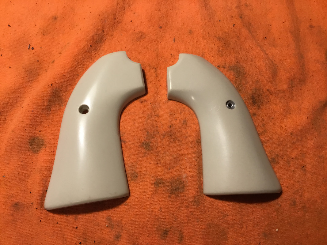 Magna -Tusk , Arizona Custom Grips | Single-Actions