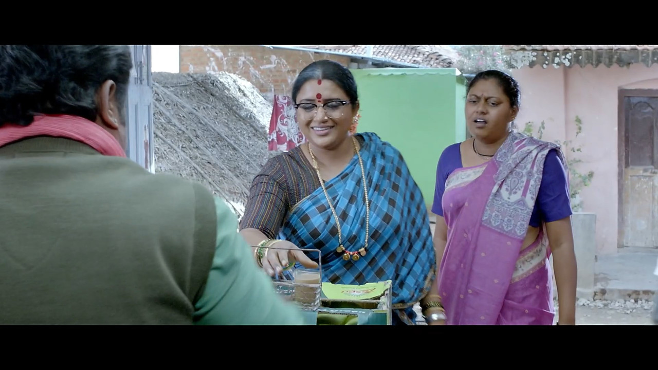 Milf Veena Sundar Sexy Big Boobs and Open deep navel show in saree mp4 ...