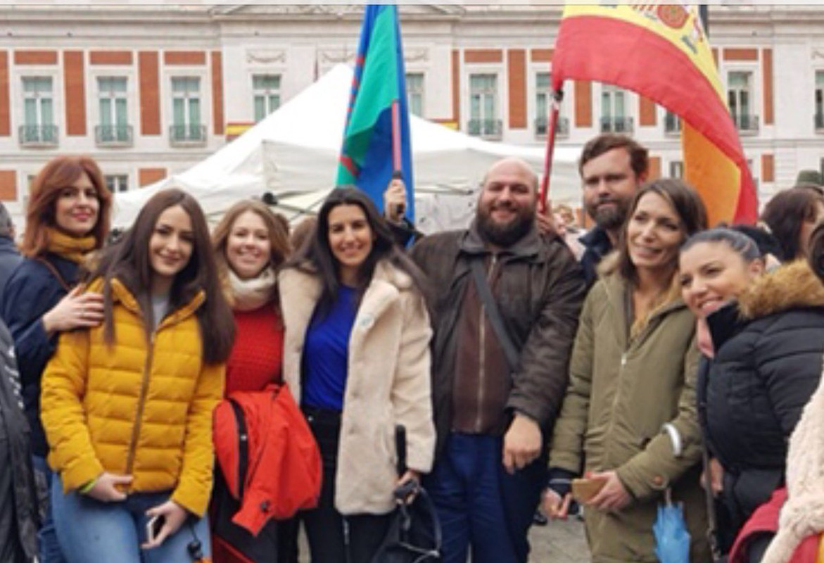 Da REt Gj W0 AAMQWc — Postimages