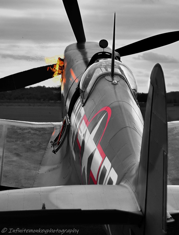 Redwhiteandblack — Postimages