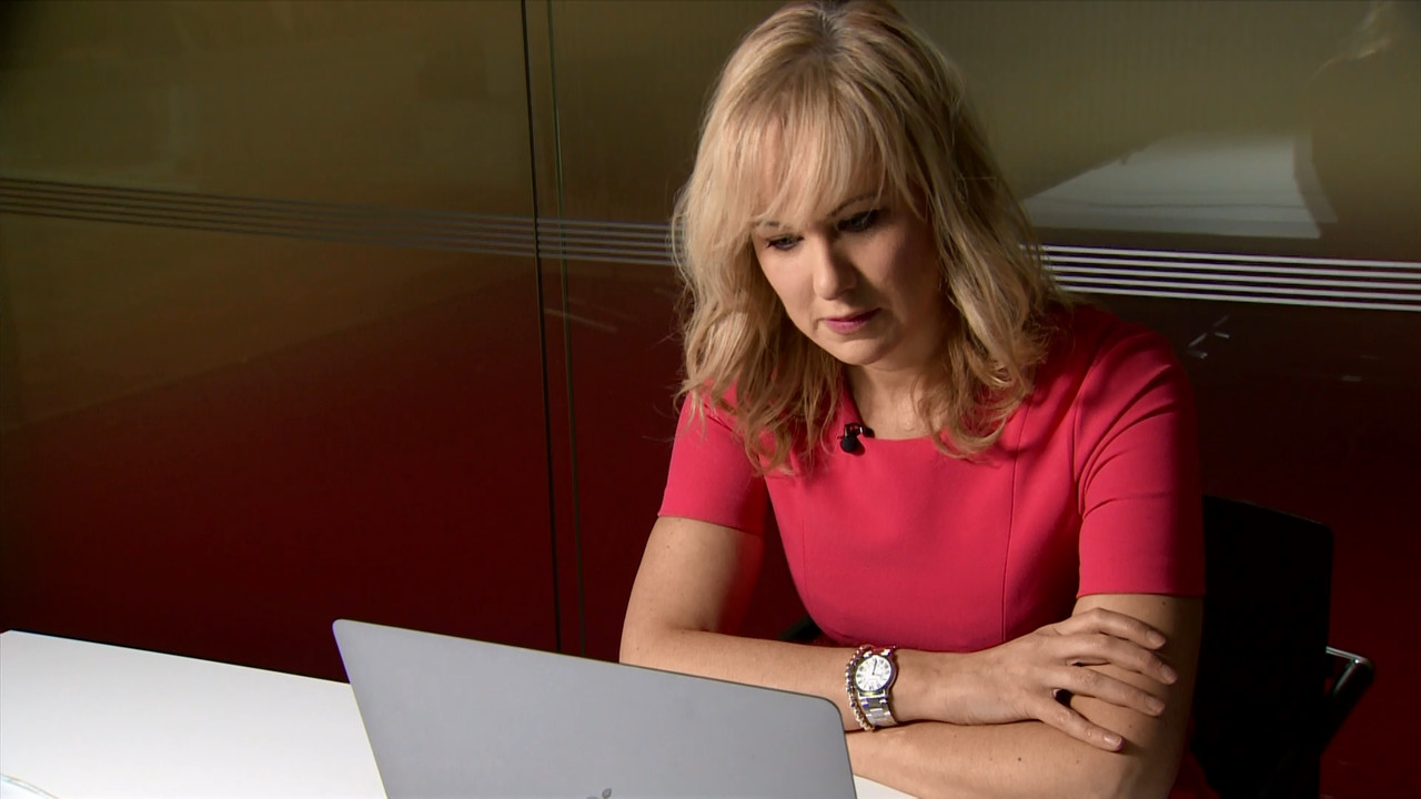 Newsnight BBC TWO HD 2020 12 07 ts snapshot 42 59 [2020 12 08 00 08 24] — Postimages