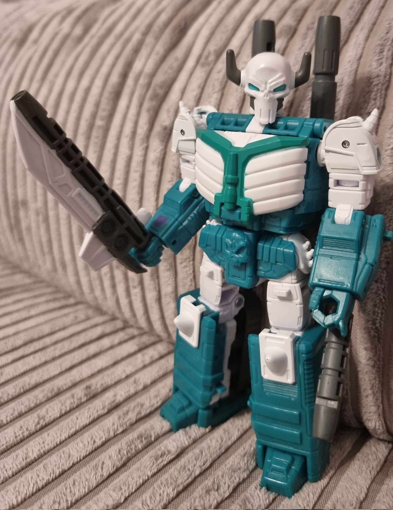 G2 Universe Cybertronian Trooper 02 — Postimages