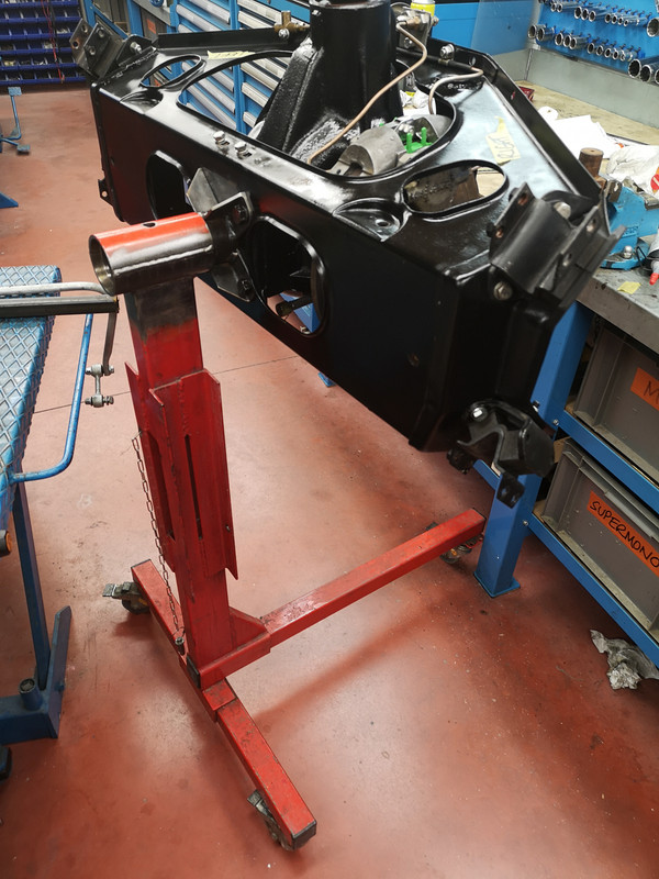 Replacing rear diff output oil seal - The 'E' Type Forum