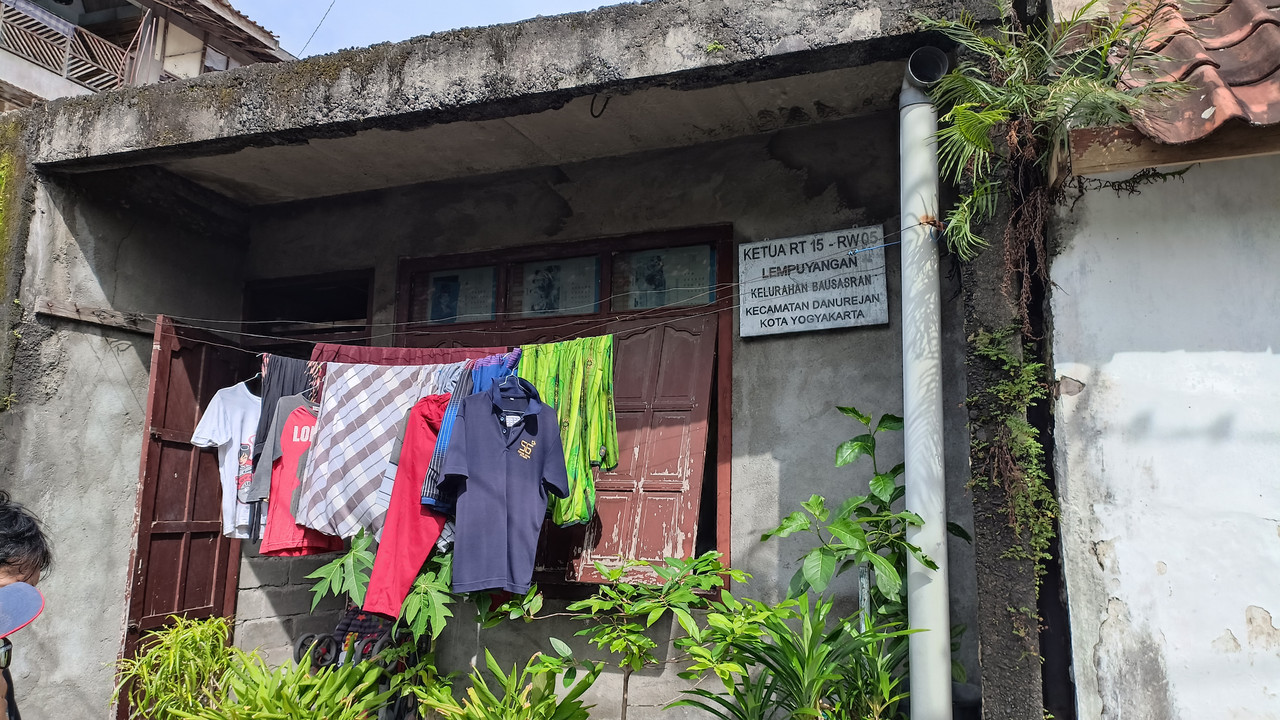 Rumah RT 15 Kelurahan Bausasran — Postimages