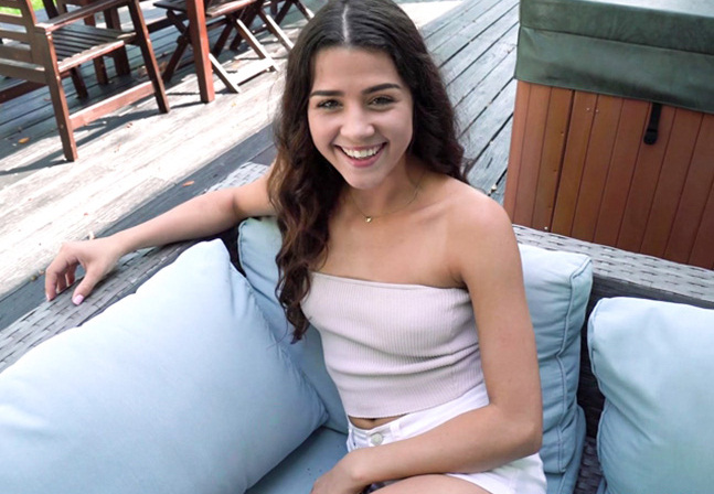 Kylie Rocket A — Postimages