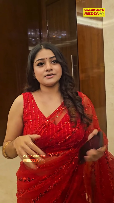 cute malayali actress swathi in red saree mp4 snapshot 00 06 256 — Postimages