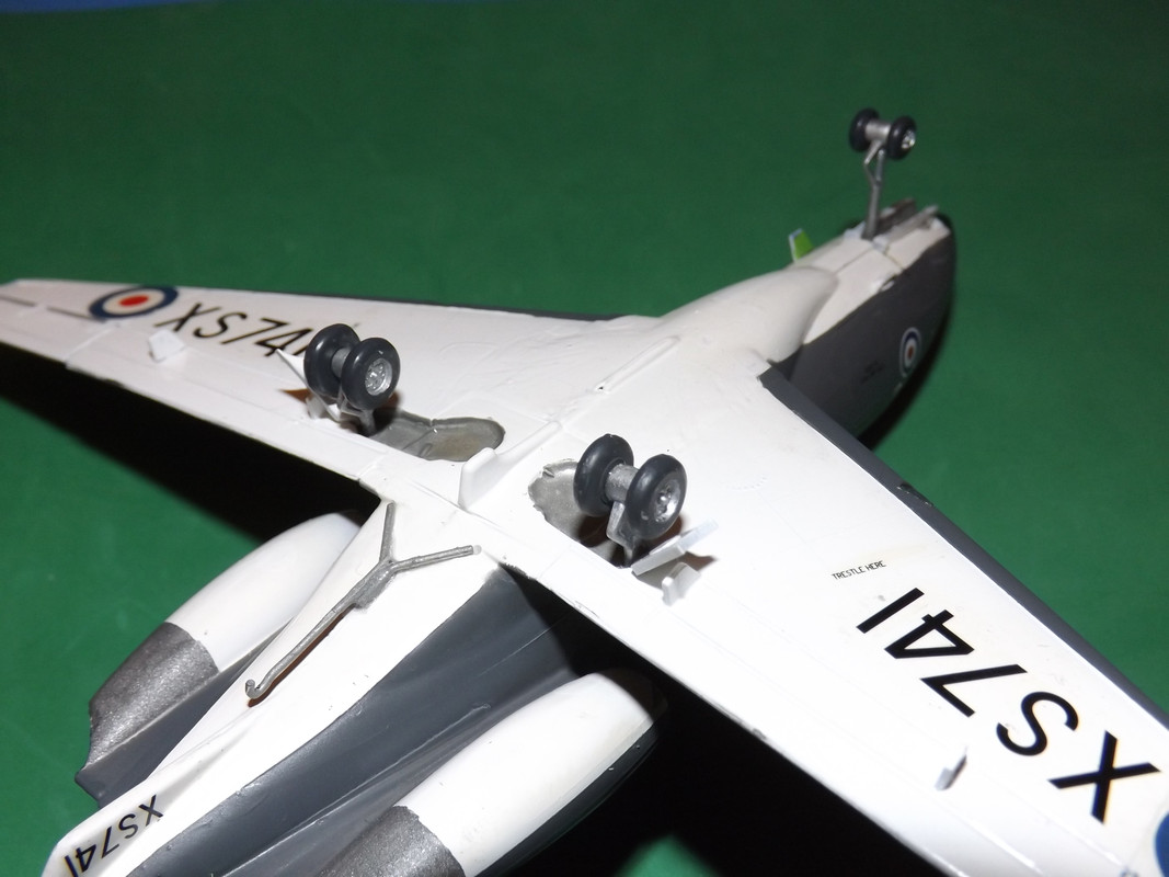 Airfix Dominie COD Undercarriage R — Postimages