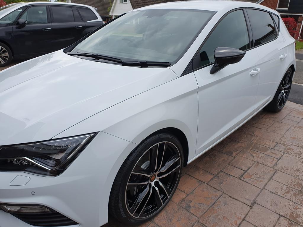 Seat Leon Cupra 290 (MY19) - Nevada White | Detailing World Forum