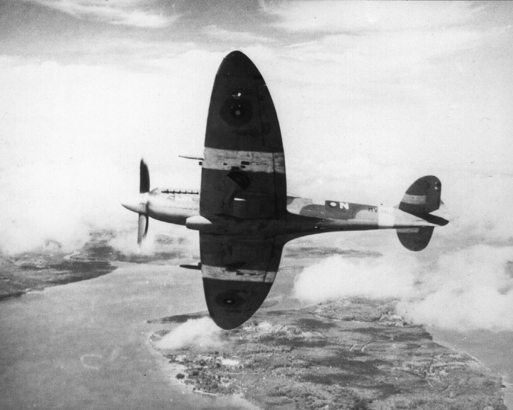 1/72nd Sword Spitfire FR.Mk.XIV, 11 Sqn, RAF Seletar, Singapore 1946 ...