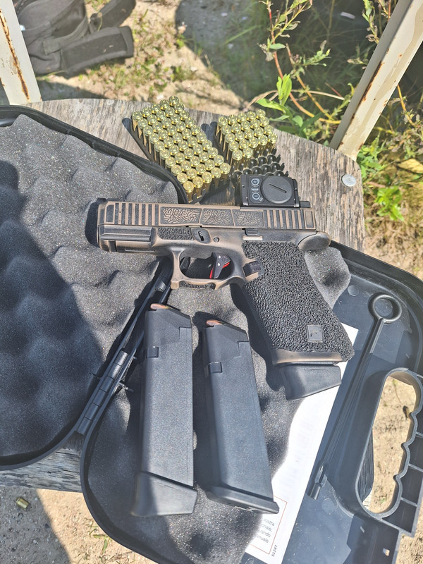 Beautiful day zeroing acro on 45 MOS : r/Glocks