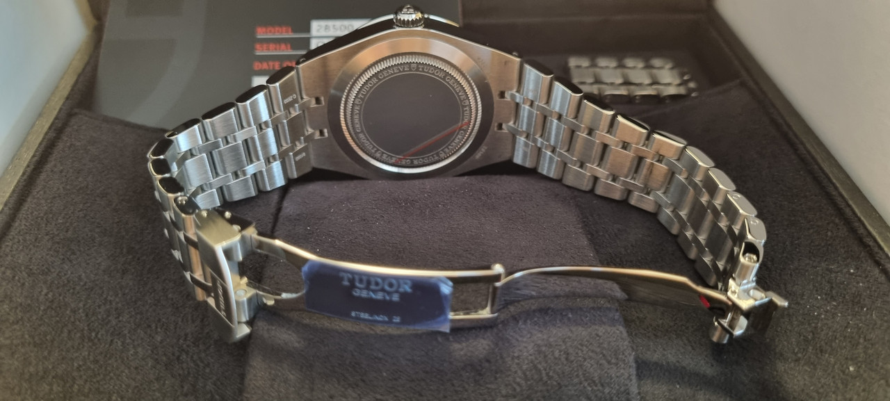 Royal 5 — Postimages