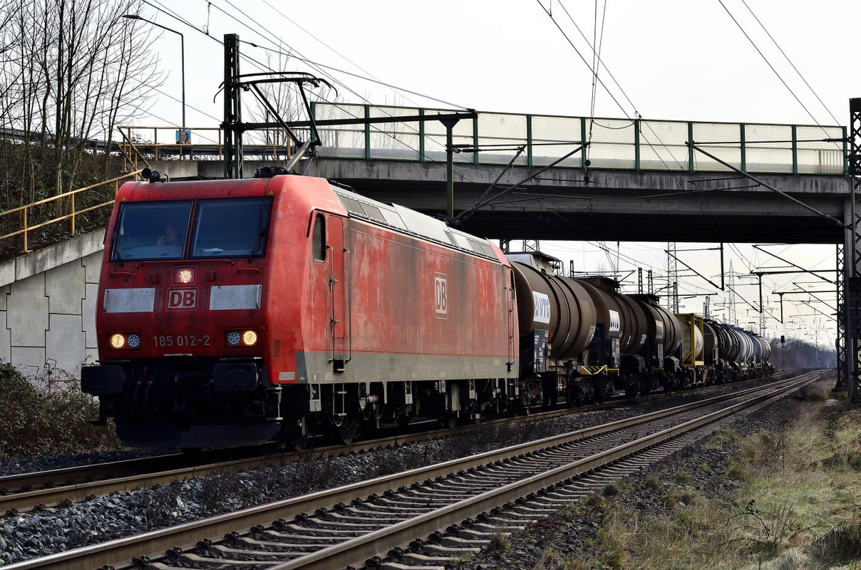 185 012 — Postimages