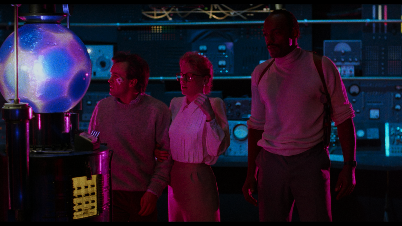 From Beyond 1986 2160p UHD BDREMUX HEVC HDR Нечипорук mkv snapshot 00 ...