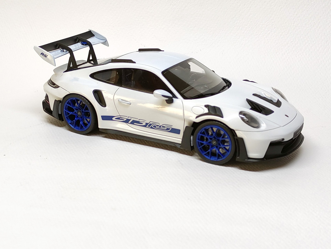 992 123 — Postimages